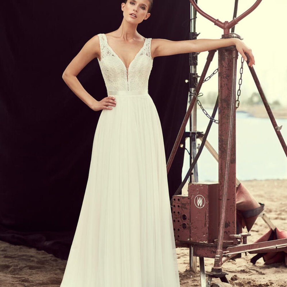 Mikaella 2193 Wedding Gown Size 12 And 20 - Gem Mikaella 2193 Wedding Gown Size 12 And 20 - Gem